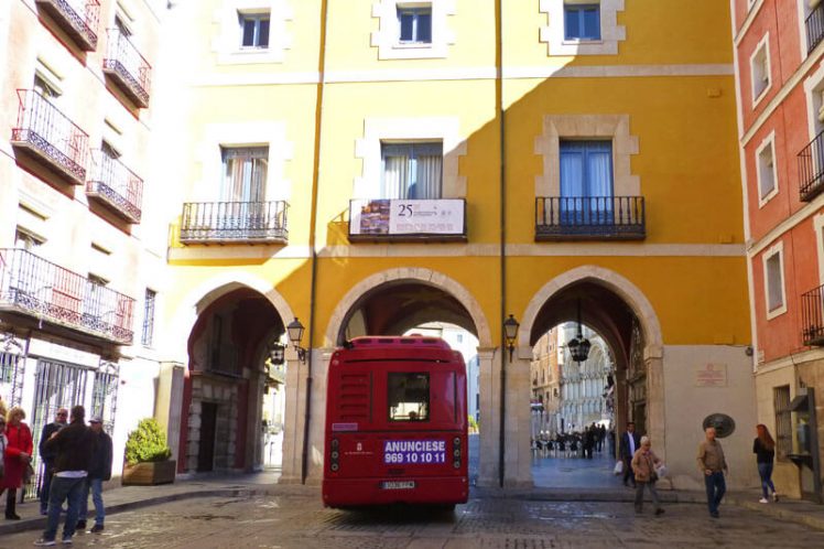 Medios de transporte para llegar y moverse por Cuenca
